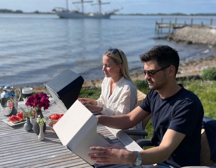 The perfect solution for productive remote working in the sun.
